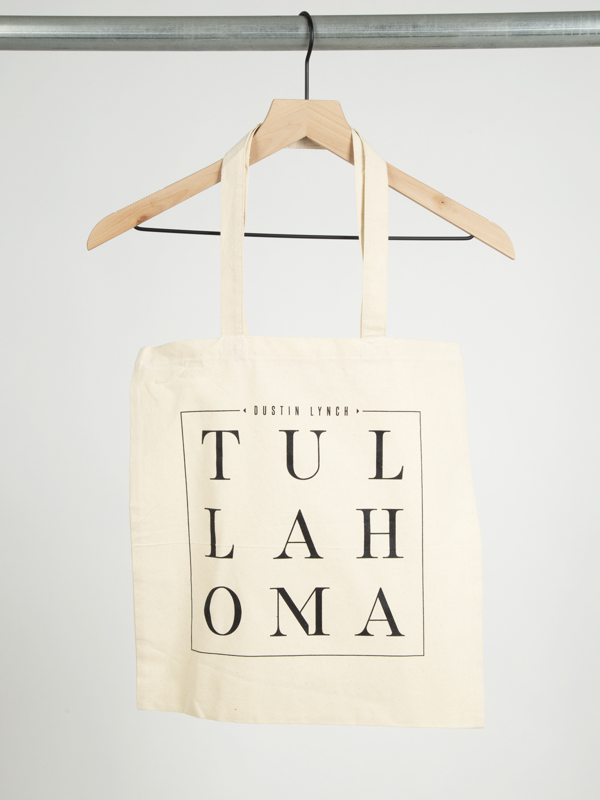 Accessories – Dustin Lynch